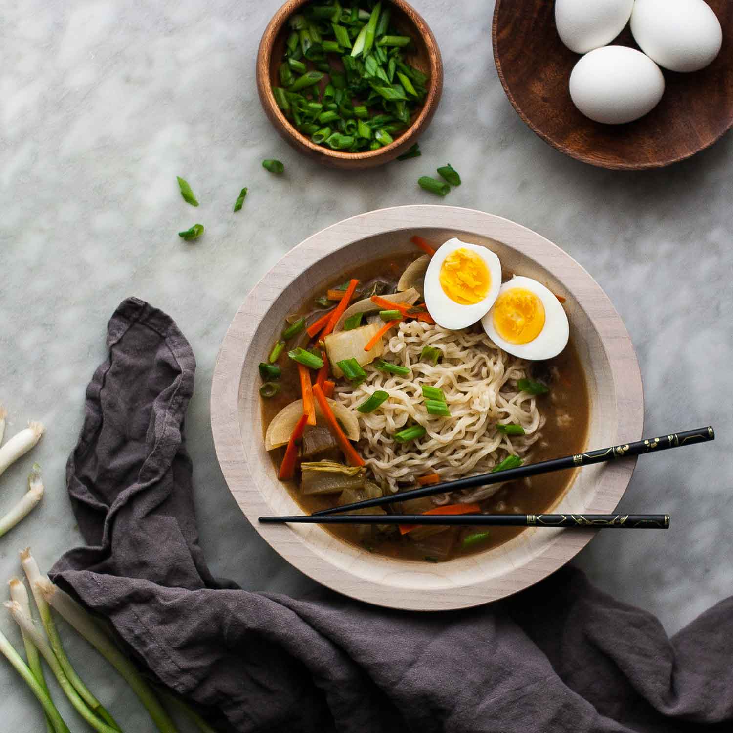 Receta de delicioso ramen de pollo sin gluten con toque picante