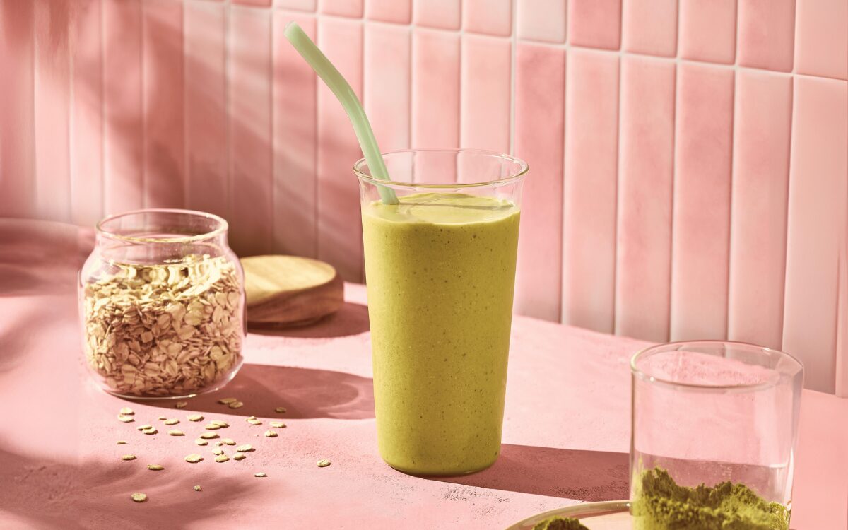 Receta de smoothie de avena y matcha - Blog Vitamix